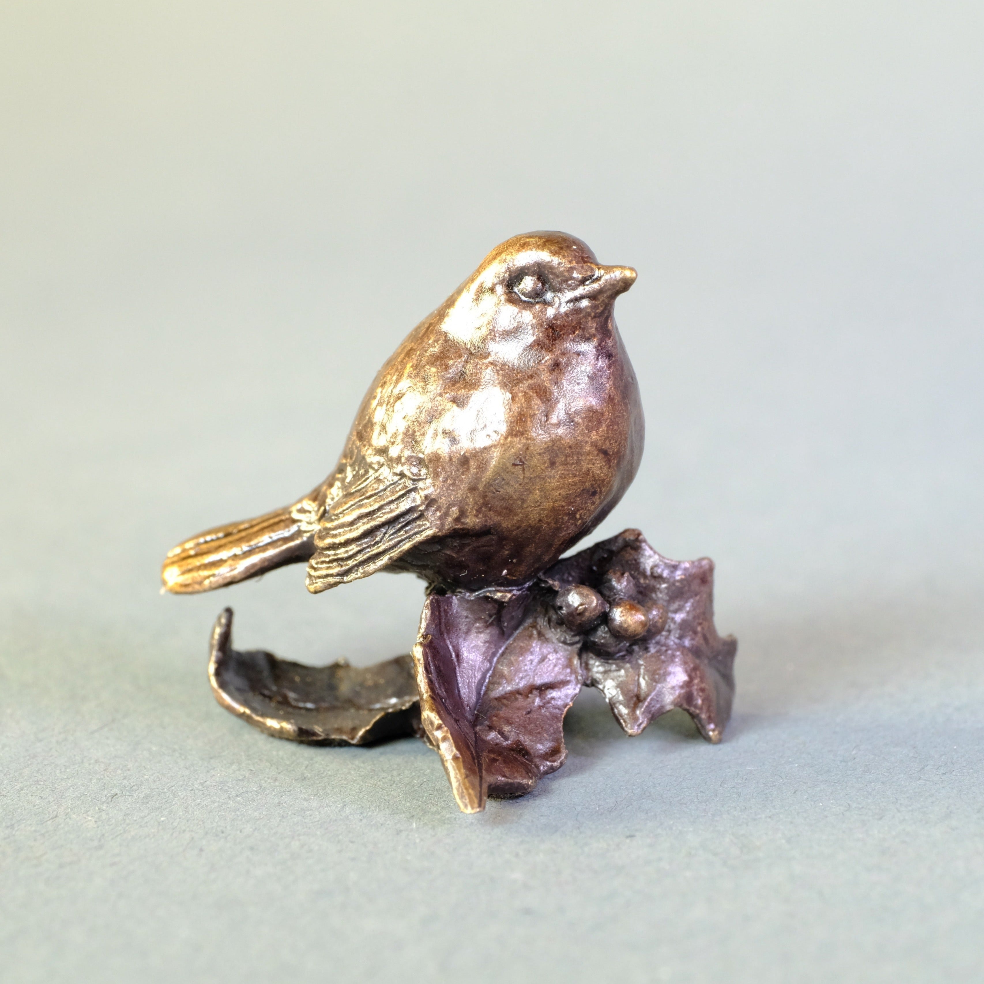 Bronze 'Robin' Miniature Sculpture. – Smithsonia